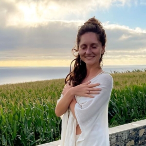 6 Steps of the Yoni Puja: The Worship of the Feminine Essence | Sofia ...